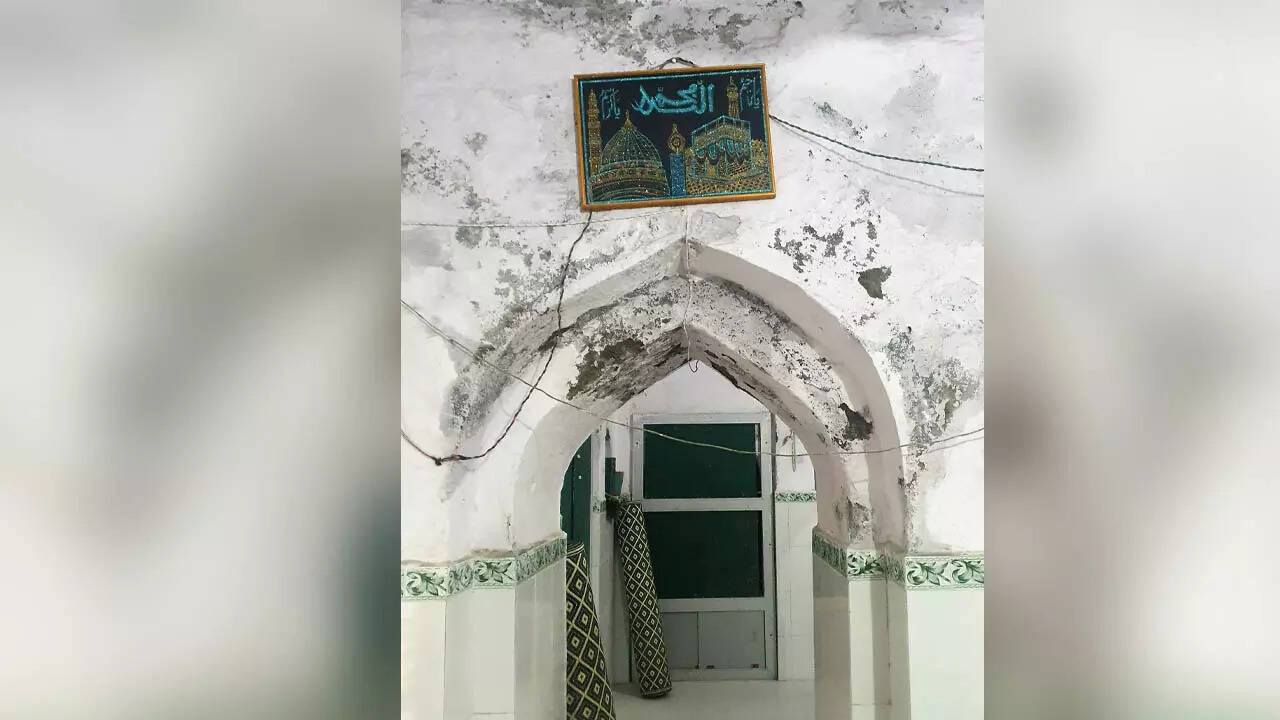 How a Hindu family kept this mosque running