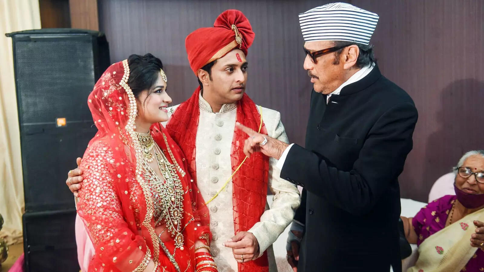 Jackie Shroff at his candid best at Yash Pandit’s wedding