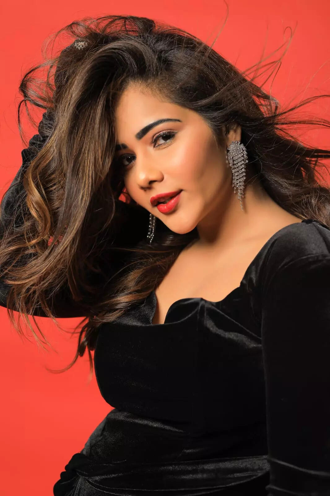 Watch: Actor-producer Mitraaw Sharma's glamorous photoshoot goes viral ...