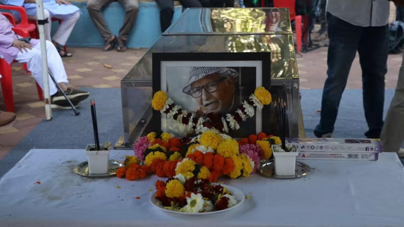Veteran actor Ramesh Deo passes away at 93 after a massive heart attack ...