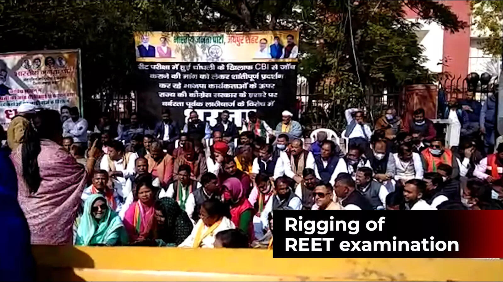 Jaipur: BJP workers hold demonstration to protest against stick pelting ...