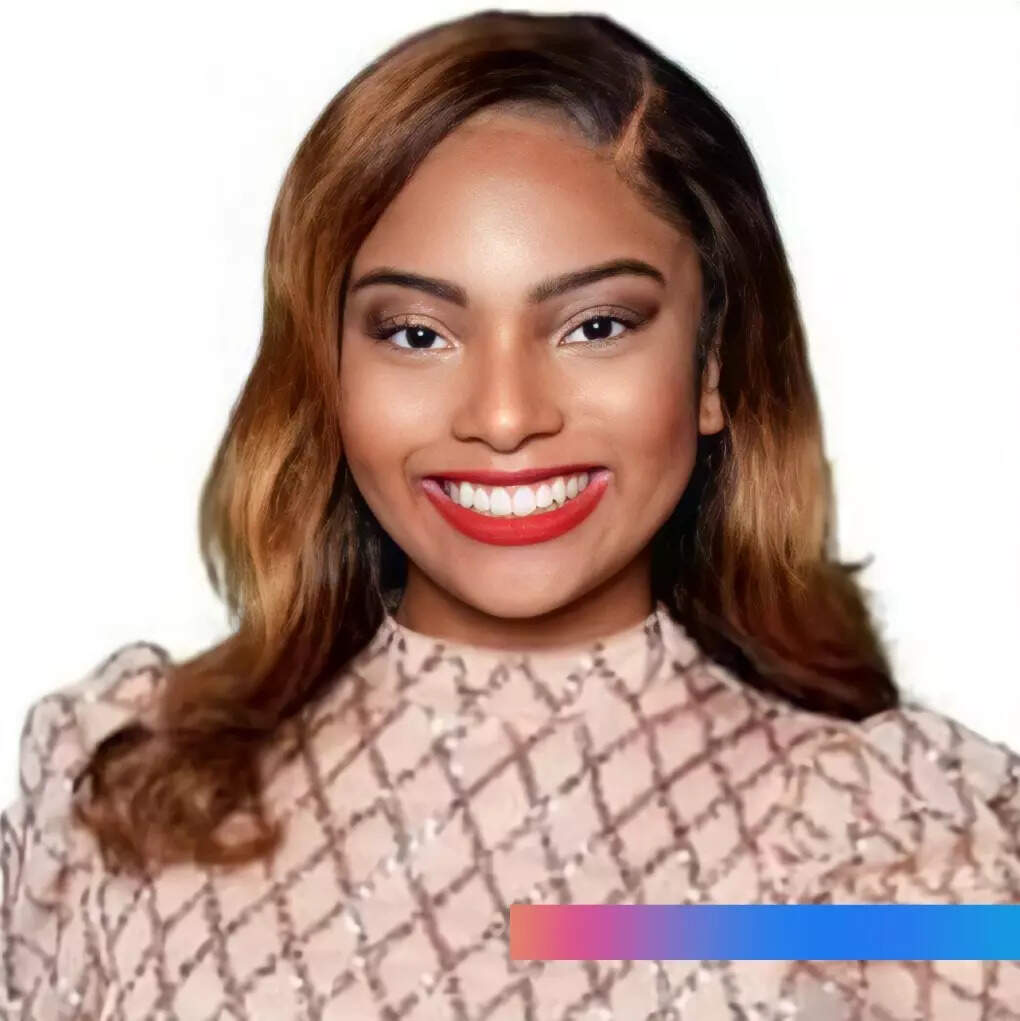 Teen who refused to let autism limit her wins Miss Photogenic title at ...