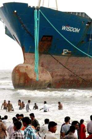 Cargo ship 'Wisdom' attracts crowds