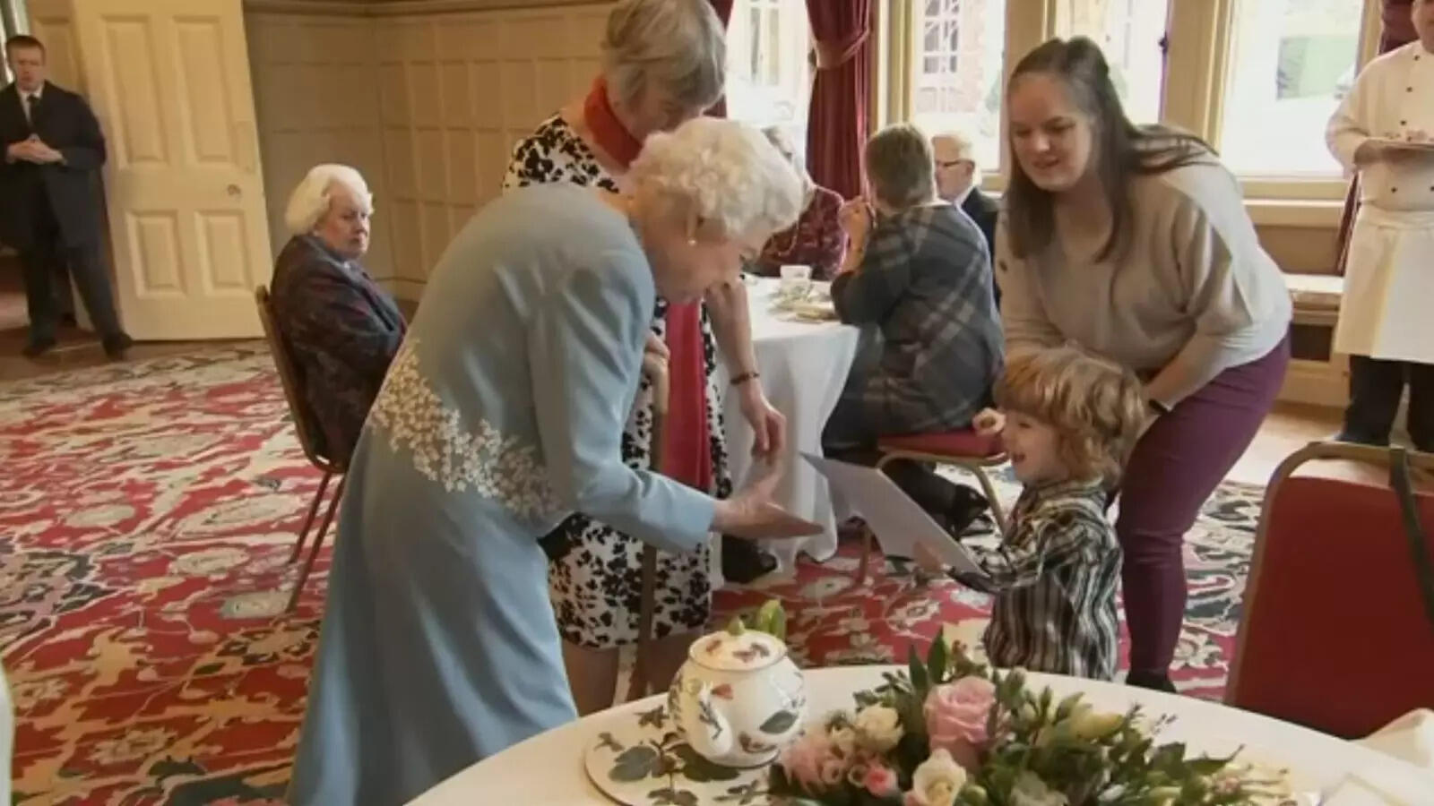 queen elizabeth ii: Queen Elizabeth II celebrates 70th anniversary of ...