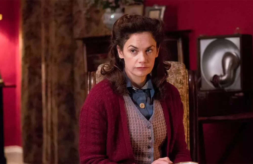 Mrs. Wilson Season 1 Review: A thrilling true story of love, lies and ...
