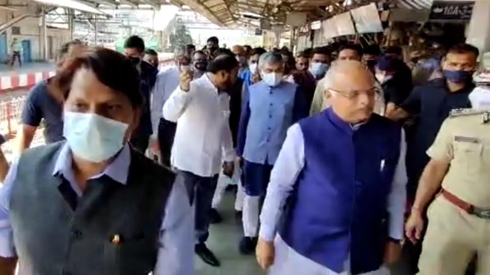 Watch: Railway minister inspects local train in Thane-Diva suburban section