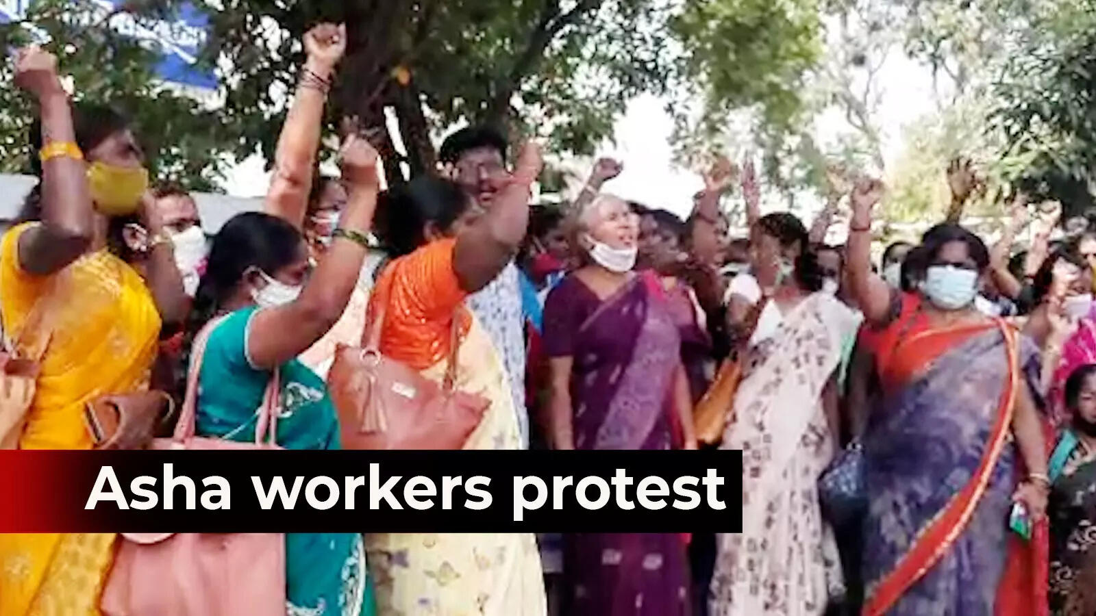 Asha workers protest at DMHO office in Visakhapatnam
