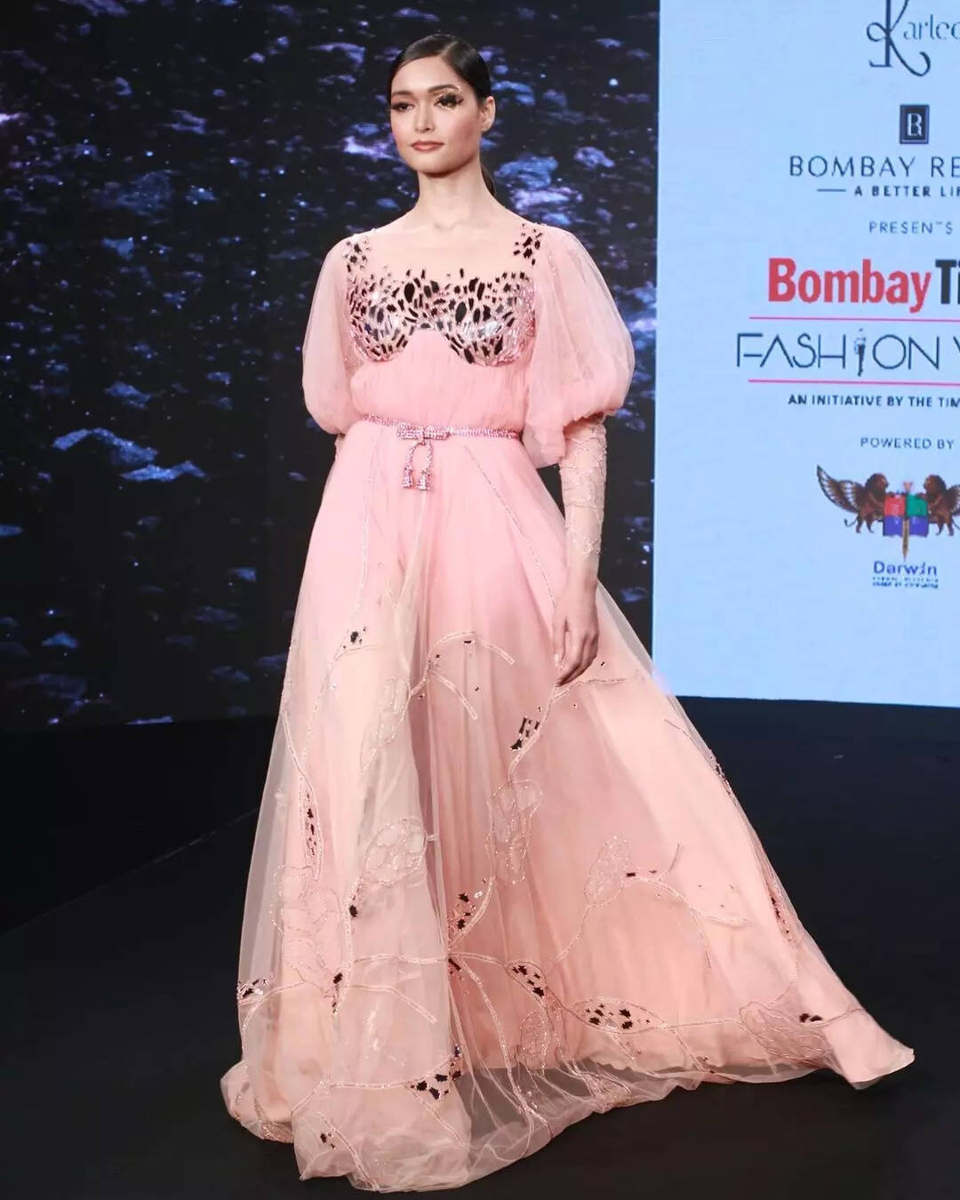 Five times Neha Jaiswal dazzled on the runway!