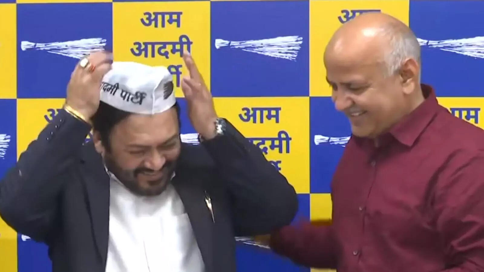 Congress leader Kuldeep Bhandari, wife Madhu Bhandari join AAP