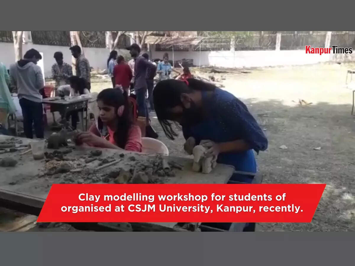 Clay modelling workshop organised at University in Kanpur