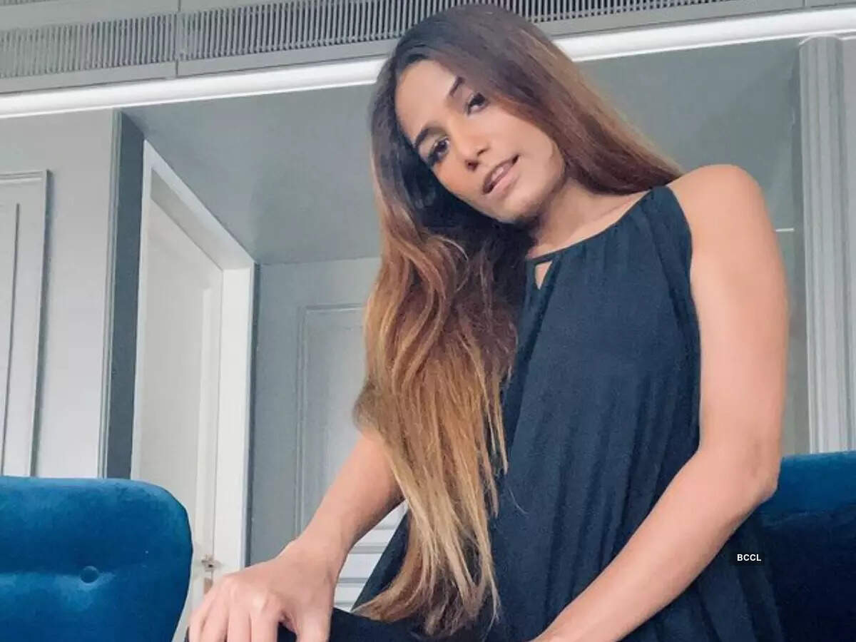 Lock Upp: Poonam Pandey has an emotional breakdown; says, 'Just because ...