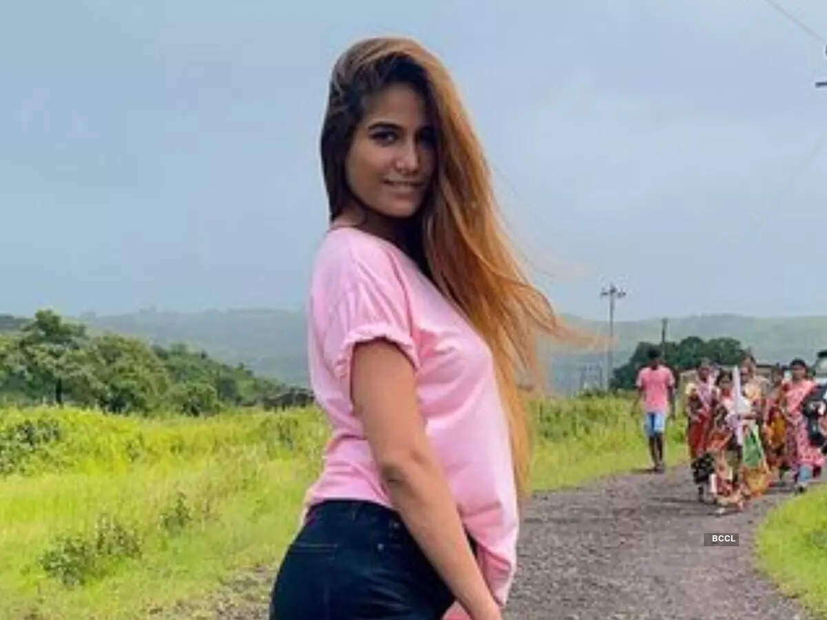 Lock Upp: Poonam Pandey has an emotional breakdown; says, 'Just because ...