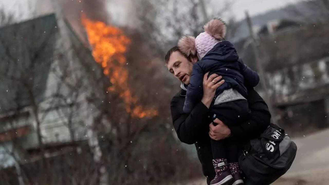 Residents flee as Russia continues shelling Ukraine cities