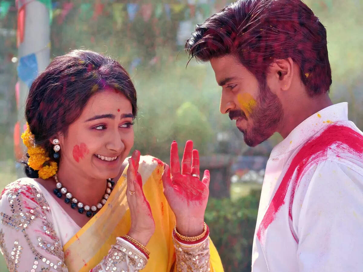 Here's a sneak peek into Mon Mane Na’s Holi special shoot; see pics