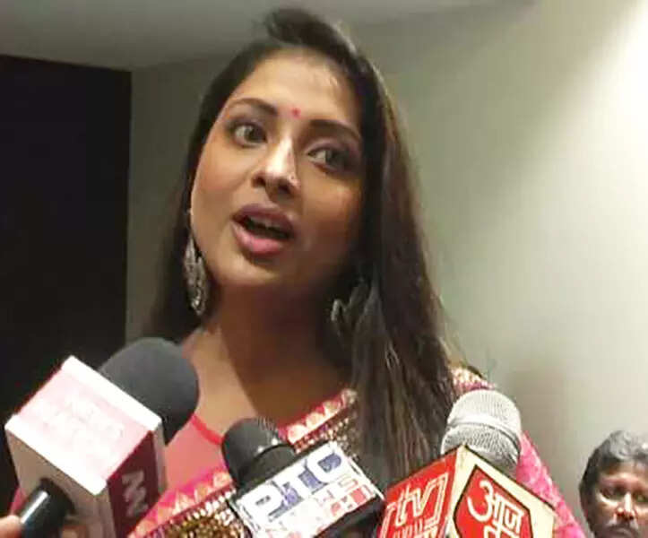 Pictures Of Bengali Diva Rupa Dutta Go Viral After She Gets Arrested