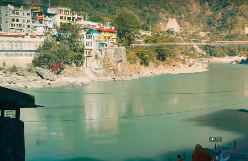 Apharan Web Series: Review, Trailer, Star Cast, Songs, Actress Name ...