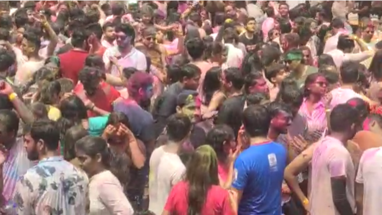 In photos: Mumbai paints itself in myriad colours