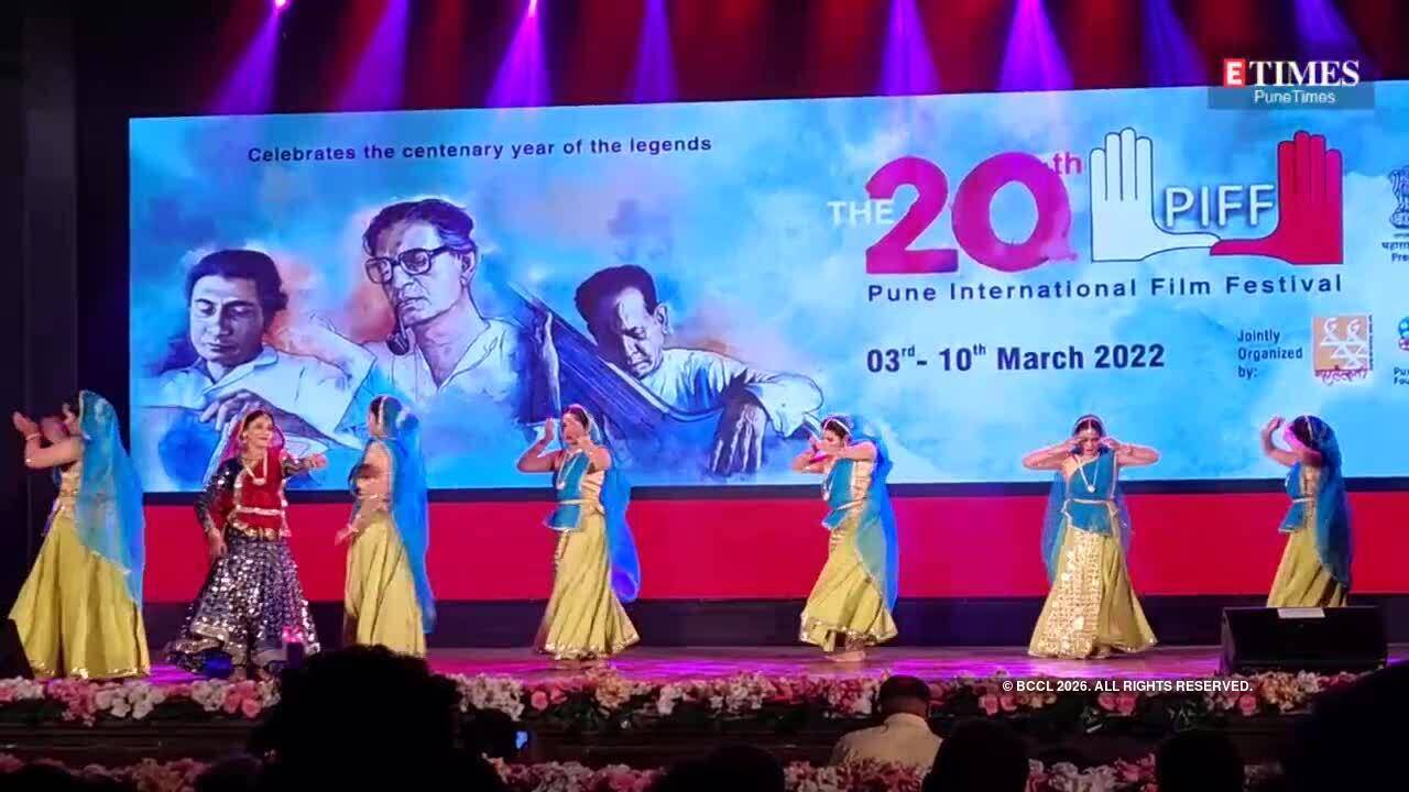 Sharvari Jamenis enthralled Pune audience with 'Mohe Rangdo yaar'