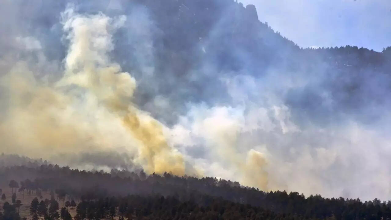 Thousands evacuated as Colorado fights latest fire - Times of India