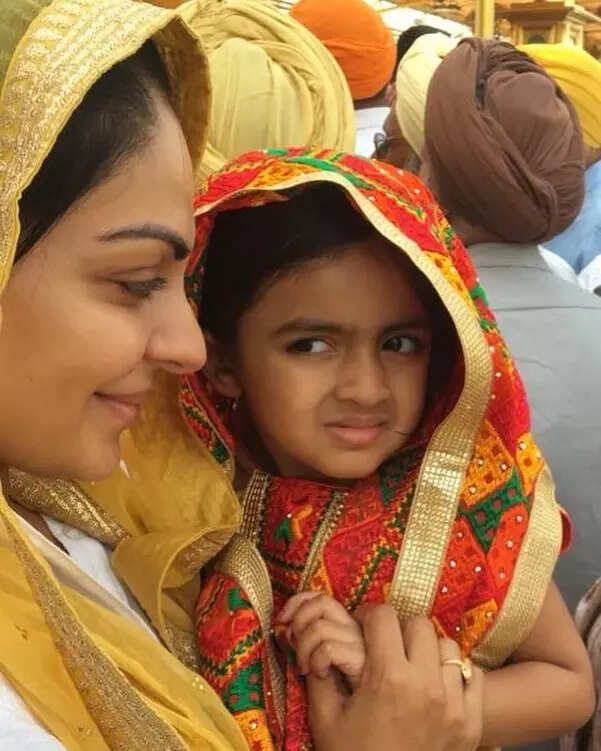 Neeru Bajwa’s throwback picture with daughter Aanaya is all things ...
