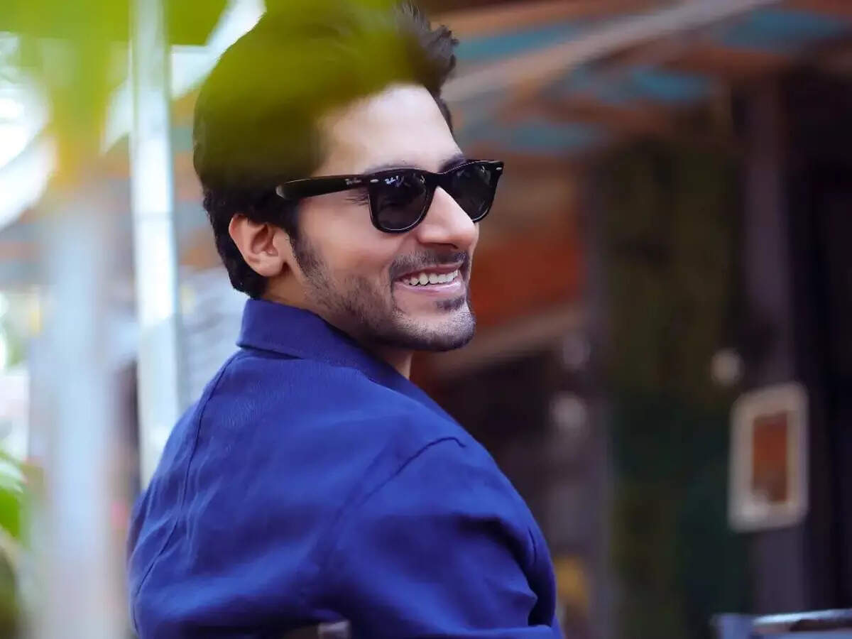 Marathi actor Anshuman Vichare's wife clarifies they haven't blessed ...