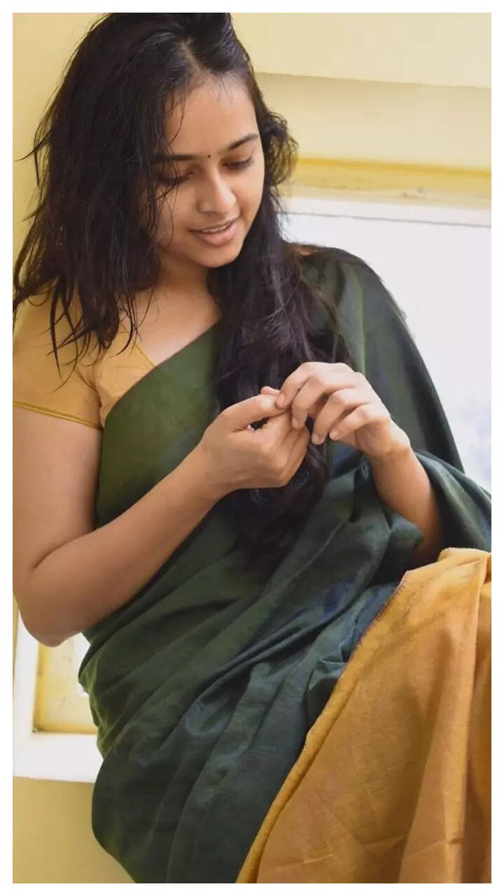 Sri Divya In Varutha Padatha Valibar Sangam In Blue Saree