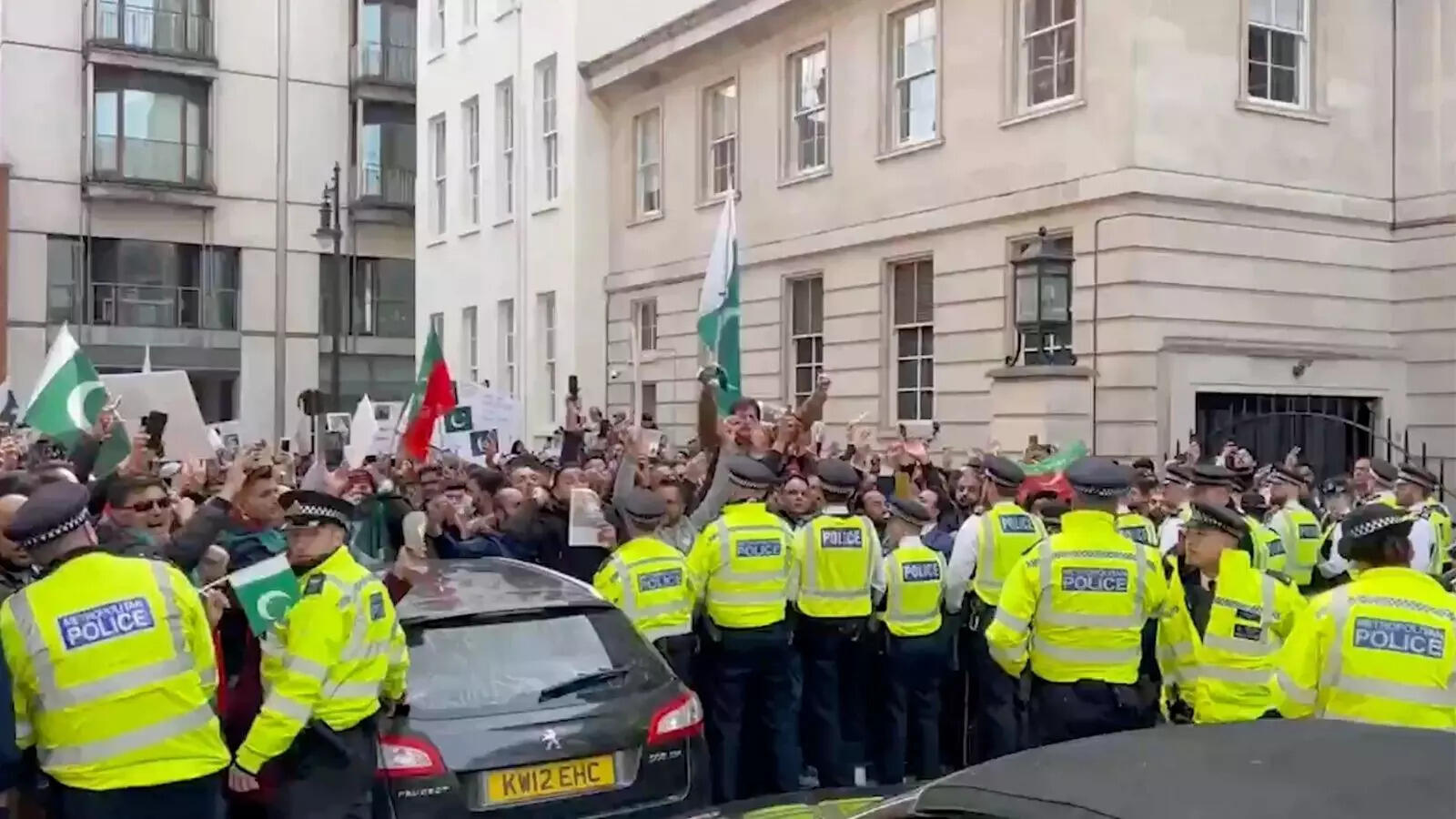 London: Supporters of Imran Khan hold protest near Nawaz Sharif's residence London: Supporters of Imran Khan hold protest near Nawaz Sharif's residence