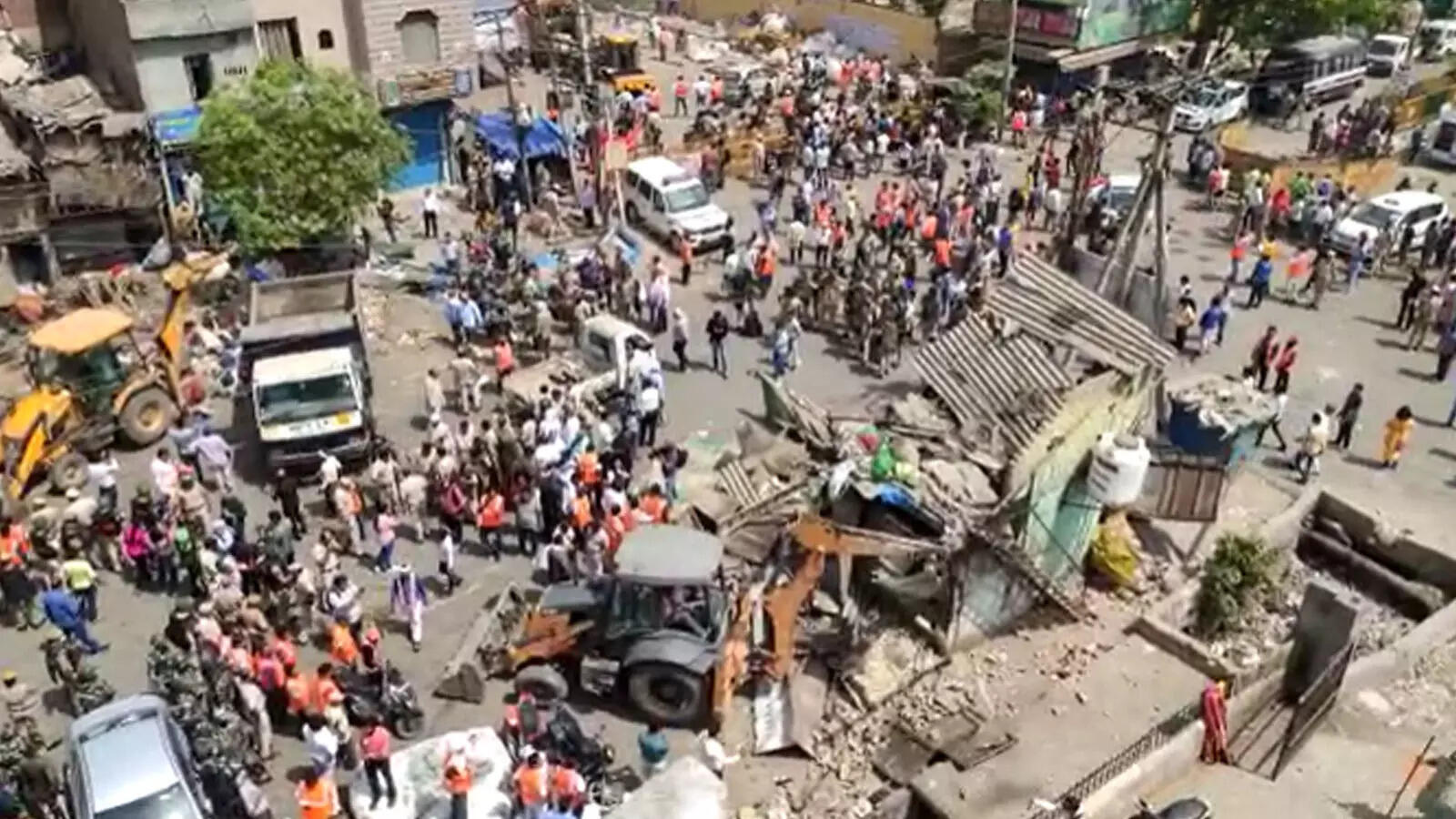 Delhi: Jahangirpuri's C-Block heavily barricaded; residents stay ...