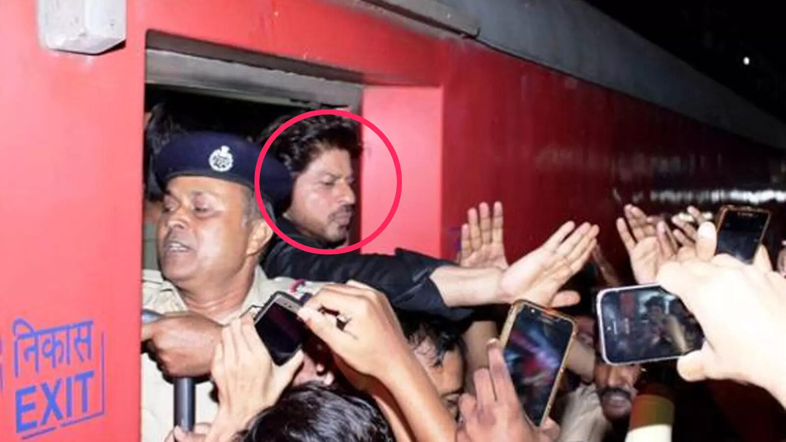 2017 'Raees' promotion incident: Gujarat HC dismisses criminal proceedings against Shah Rukh Khan