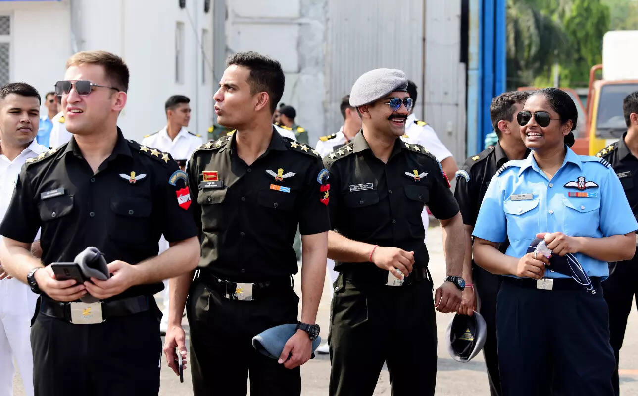 Helicopter Training School pilots celebrate diamond jubilee- The Etimes ...