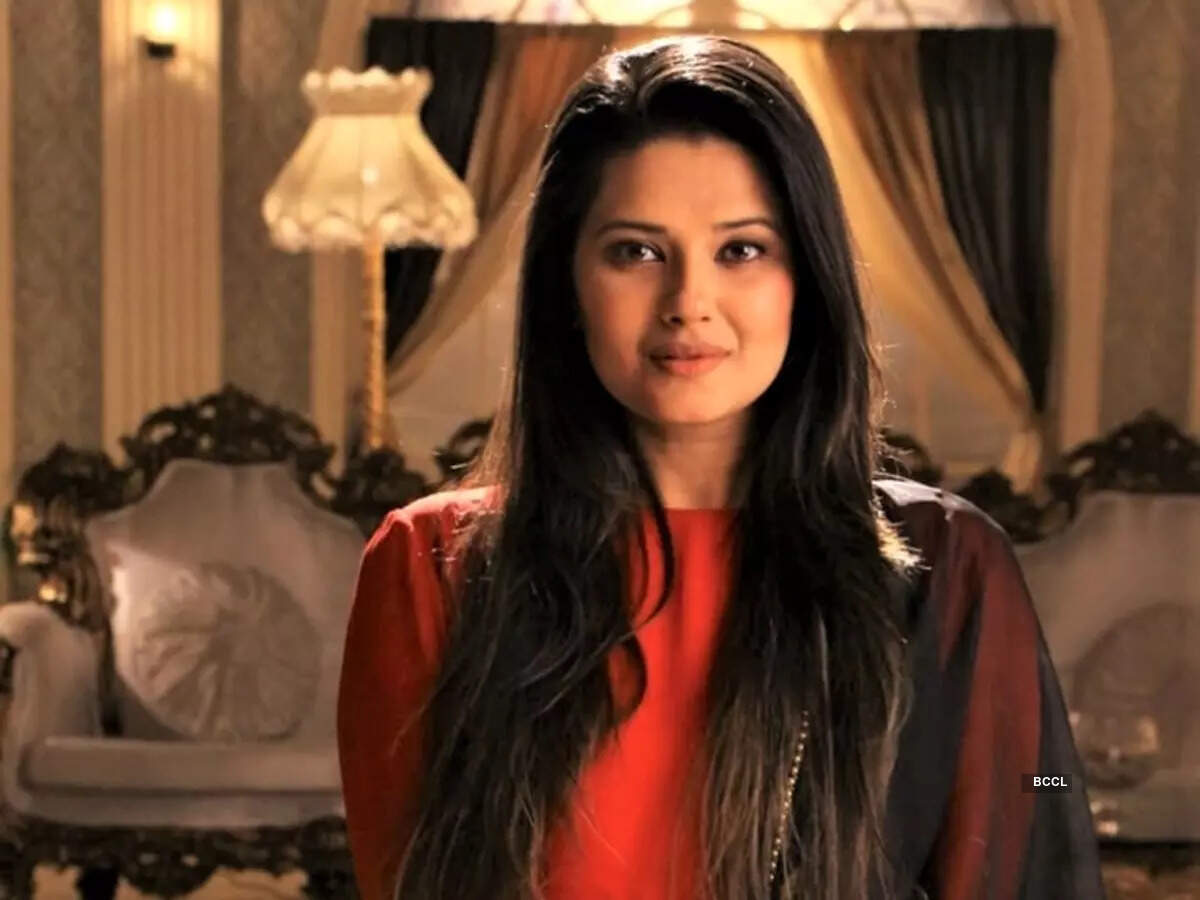 Exclusive - Kratika Sengar flaunts her baby bump in a lime green ...