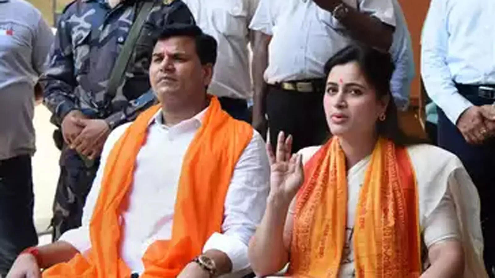 Hanuman Chalisa row: Mumbai court grants bail to MP Navneet Rana, MLA Ravi Rana