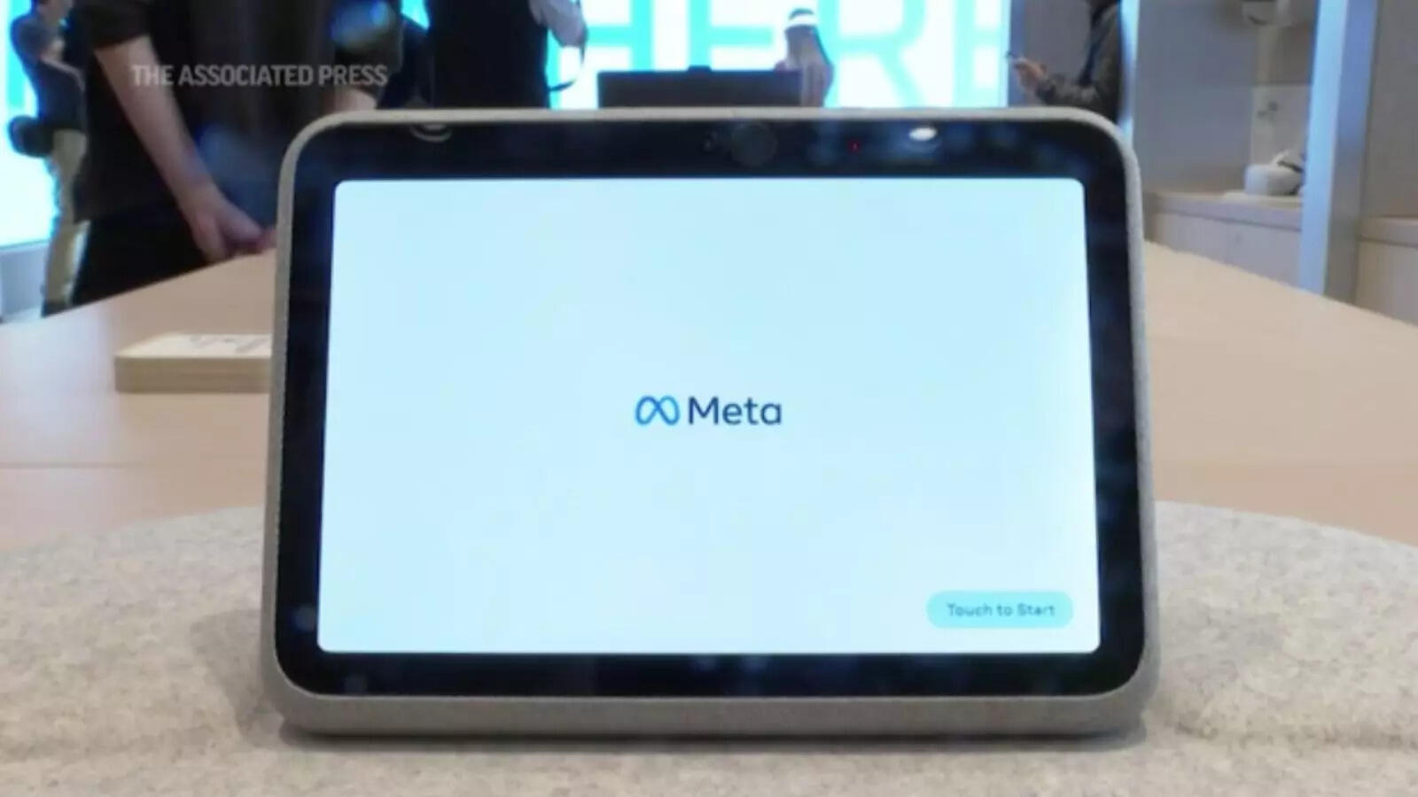 Meta opens its first physical retail store in real world