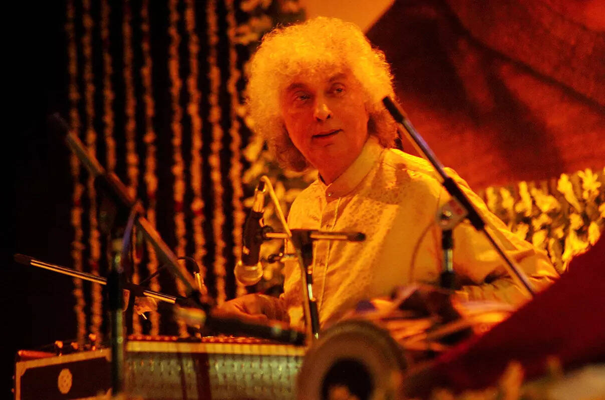 Pandit Shivkumar Sharma passes away; pictures of Santoor maestro will ...