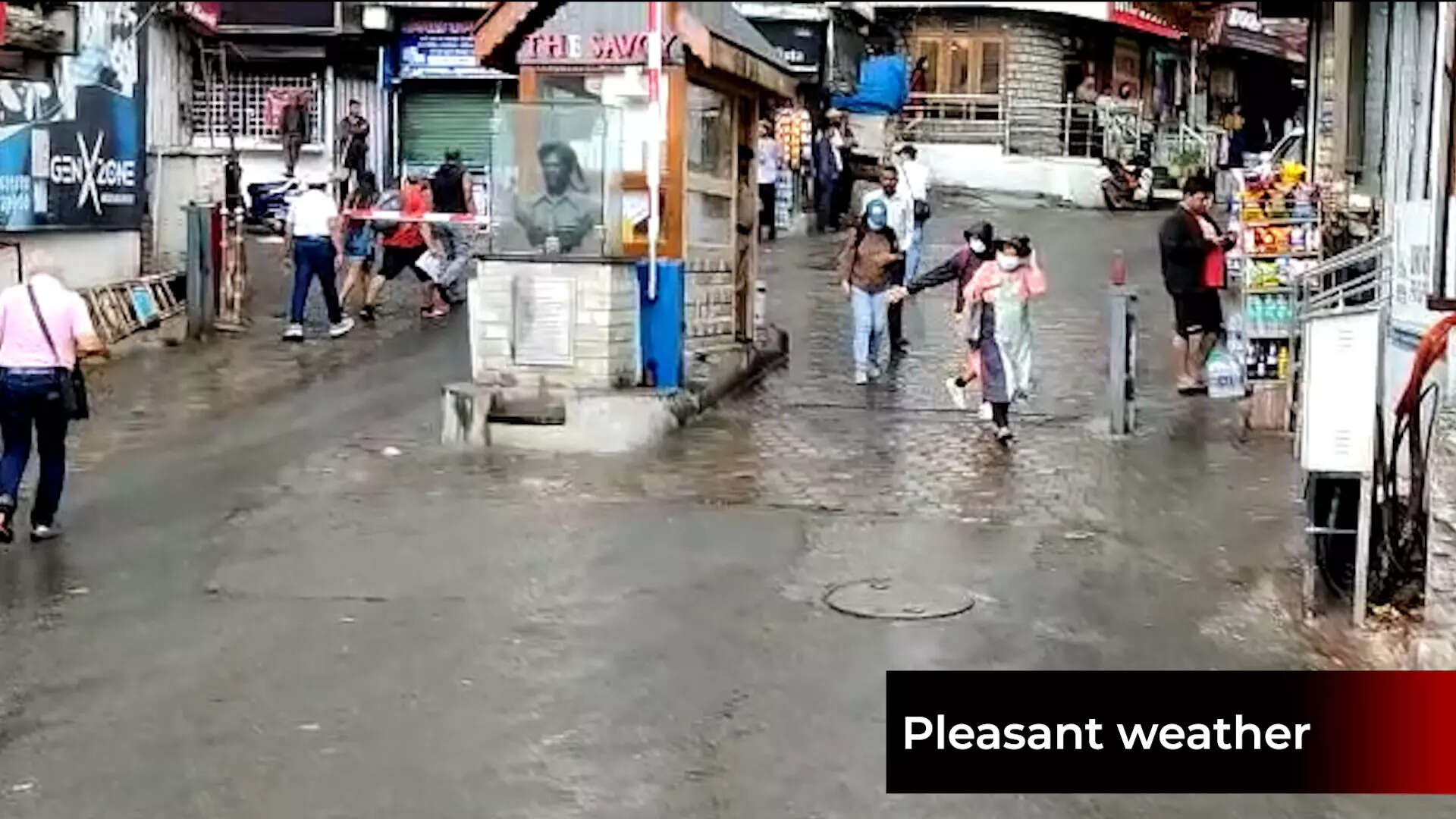 Mussoorie: Sudden rain makes weather pleasant for tourists