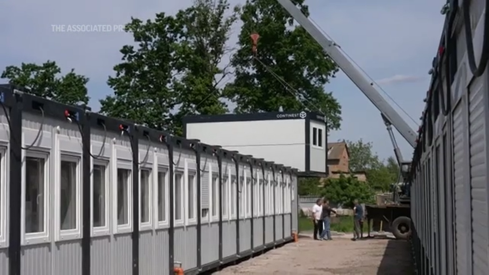 Temporary houses installed for Ukrainians