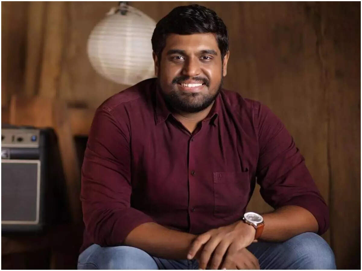 Best Actress Revathy: Asha Thambi in ‘Kattathe Kilikoodu’ and now Asha ...