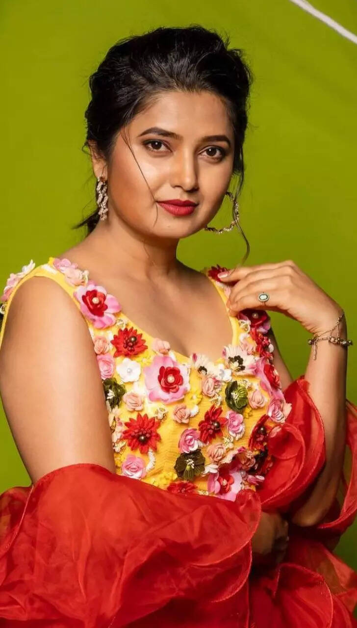 Prajakta Mali reveals she gained 7kgs to play sex worker in 'RaanBaazaar' - Times of India