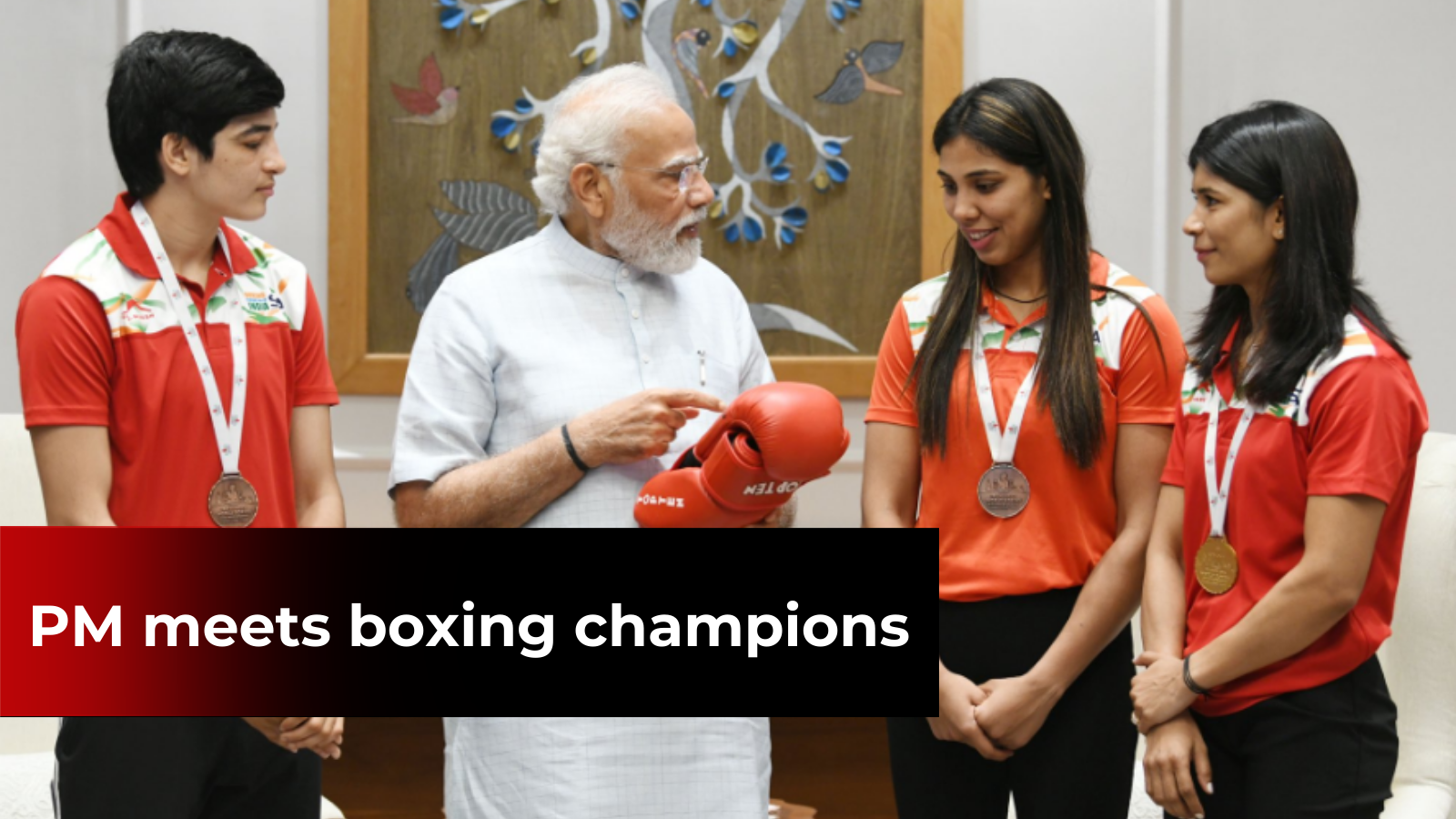 PM Narendra Modi meets India's boxing champions PM Narendra Modi meets India's boxing champions