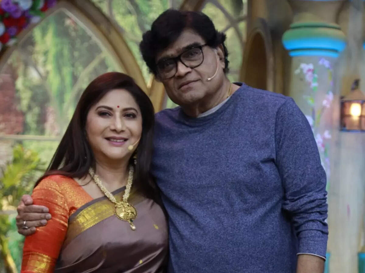 BB Marathi 3 fame Santosh Chaudhari aka Dadus has a gala time in Goa ...