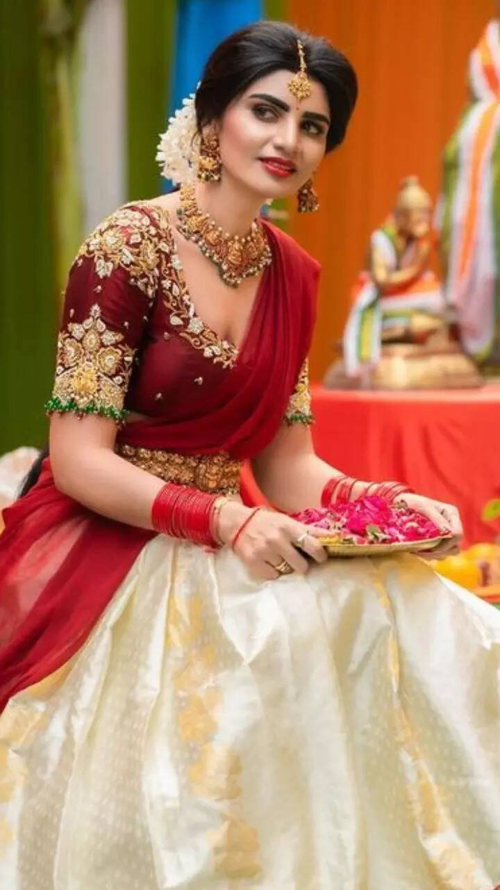 Samantha In Jabardasth In Half Saree