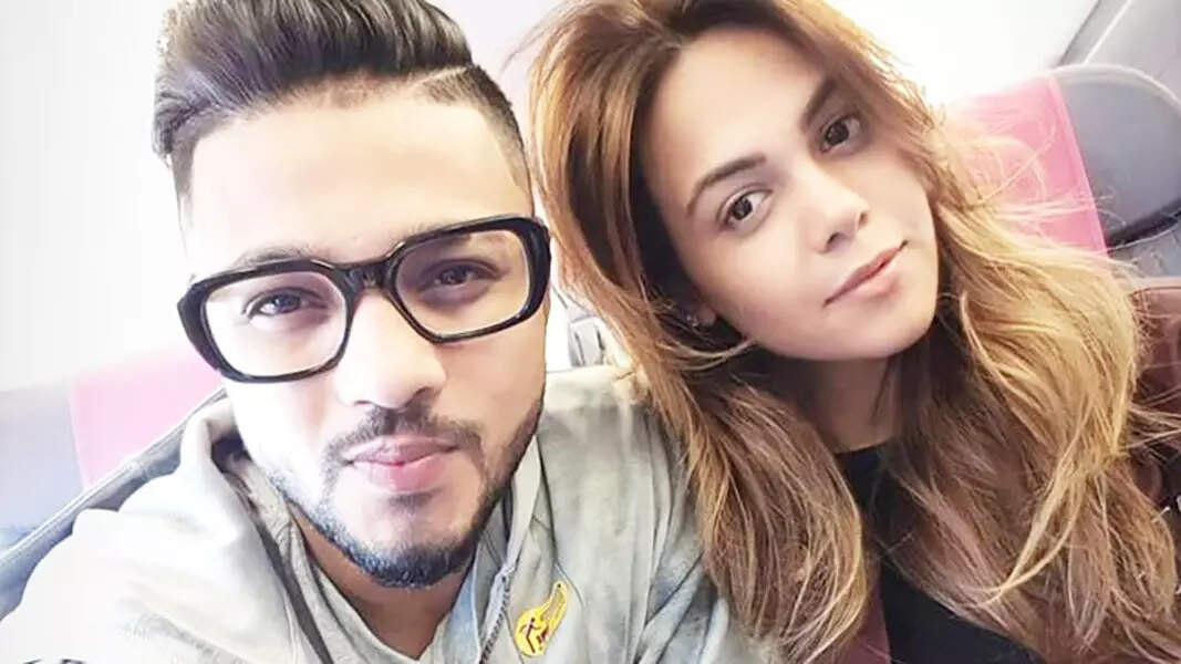 Lovely pictures of rapper Raftaar and wife Komal Vohra go viral after ...