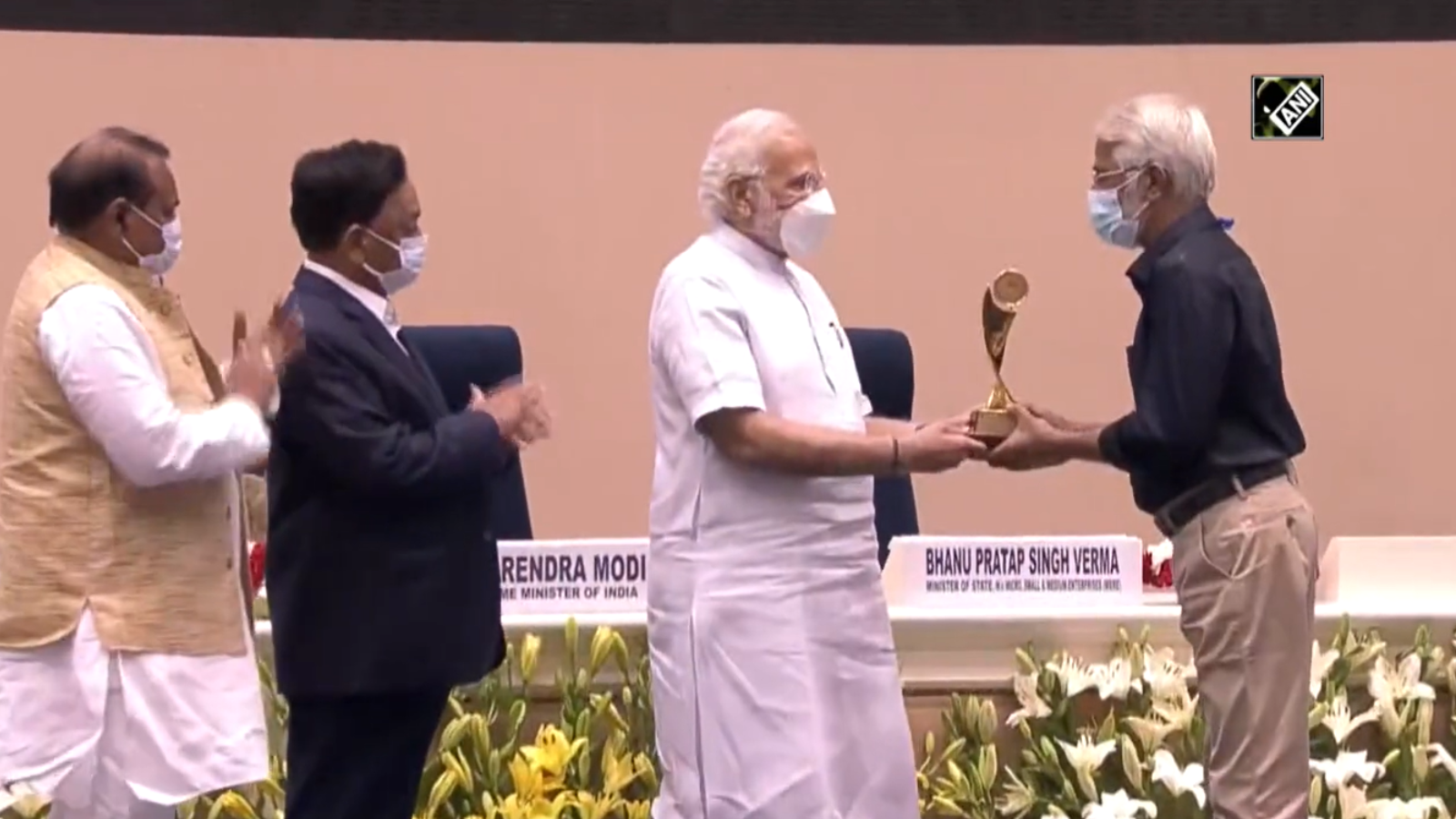 PM Modi distributes National MSME Awards 2022