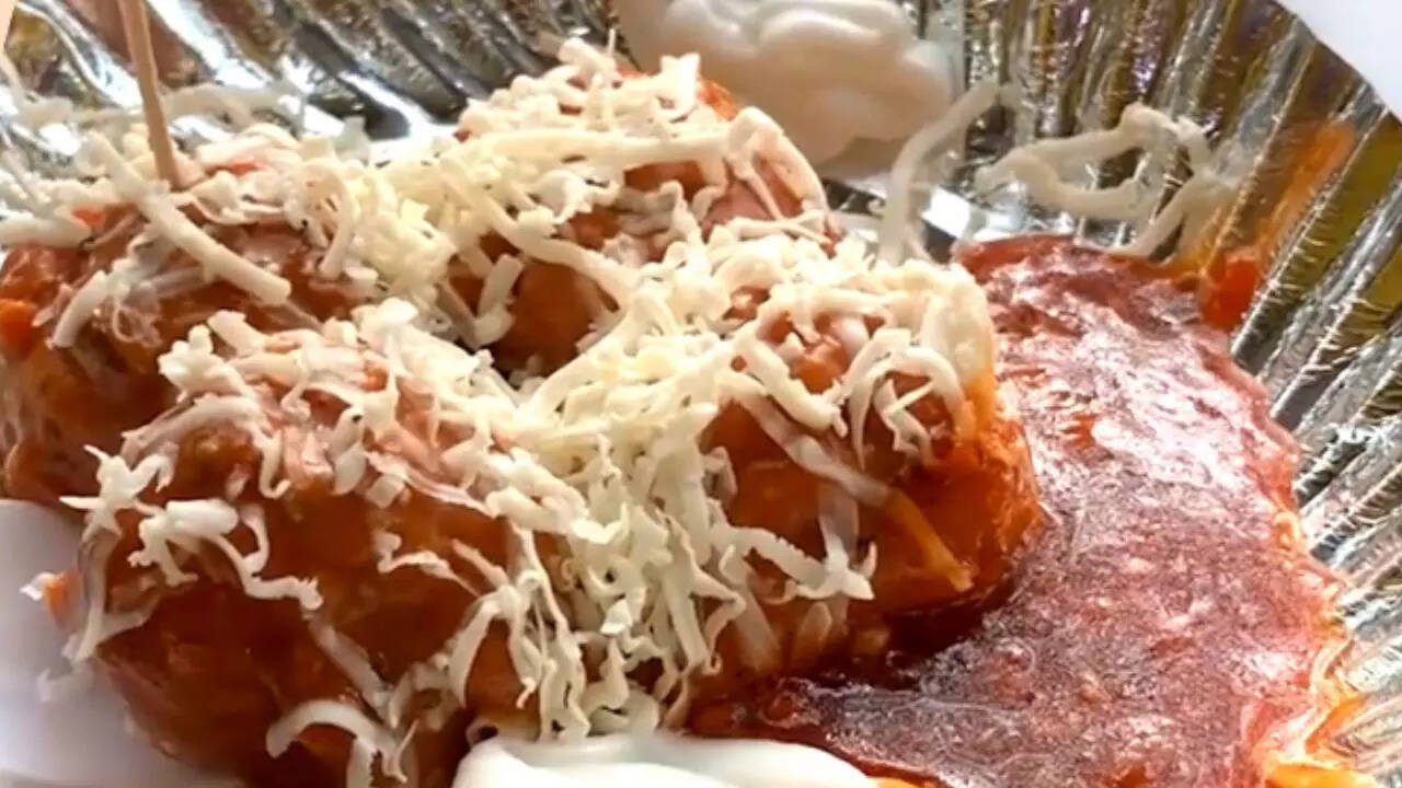 Watch: How to make Cheese Gravy Momos - Times Food