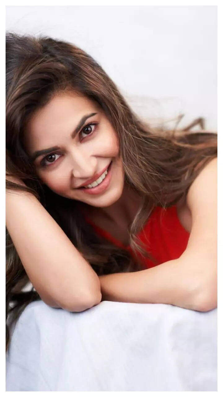 10 Times Kriti Kharbanda Unleashed Her Hottest Side