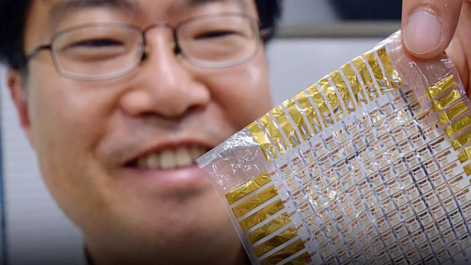 Research shows wearable ultra-thin sensor is as good as gold