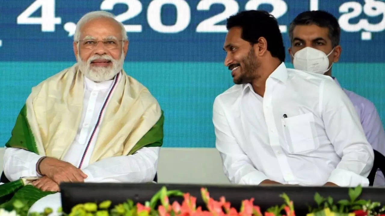 Modi-Jagan 'bonhomie': Photos of leaders walking together, talking