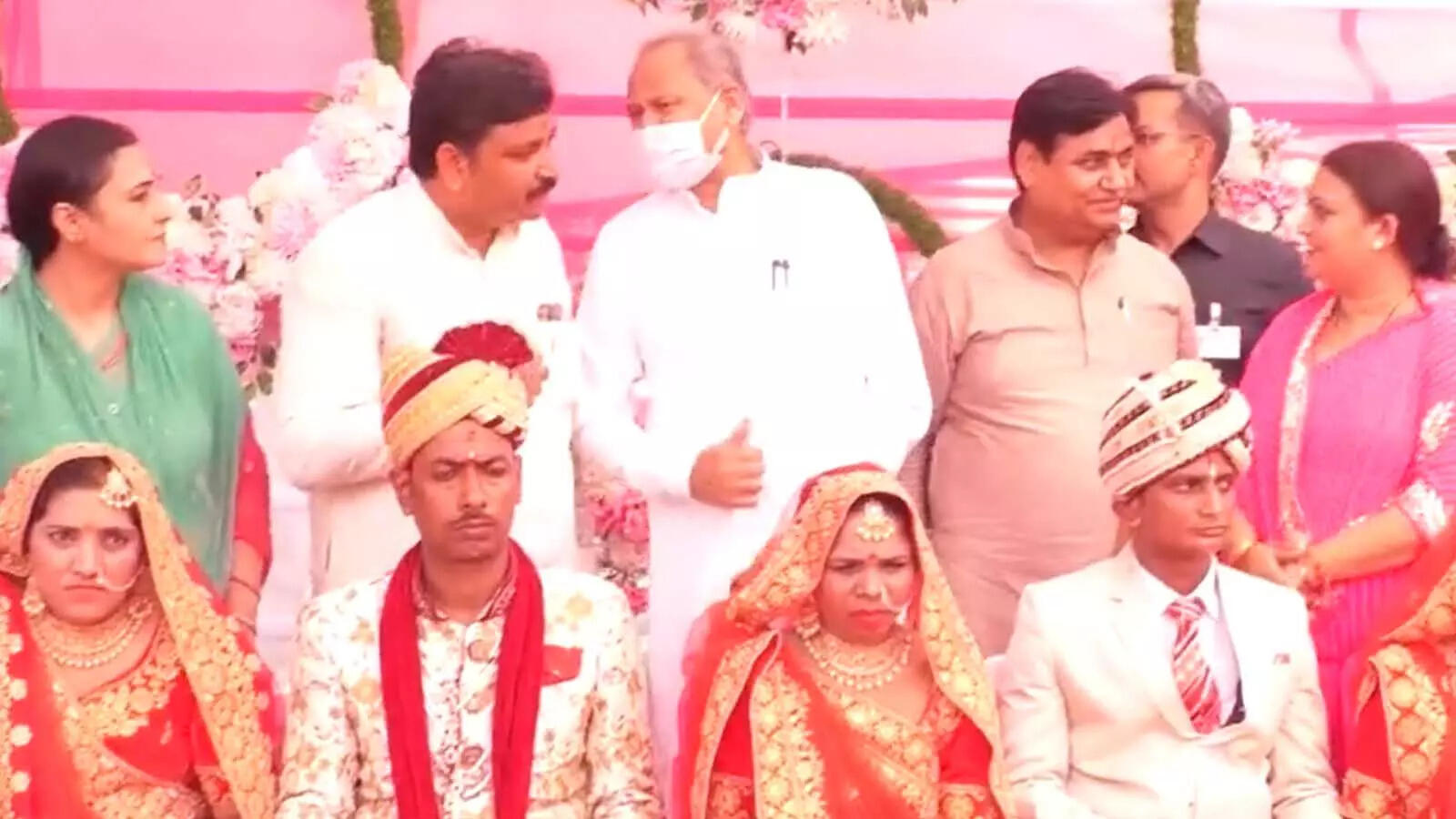 CM Ashok Gehlot blessed married couples at mass wedding program