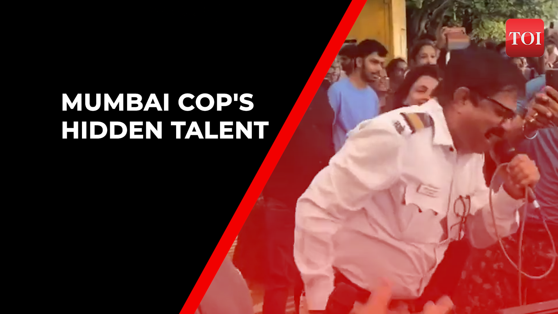 Watch: Mumbai traffic cop's singing talent mesmerises crowd
