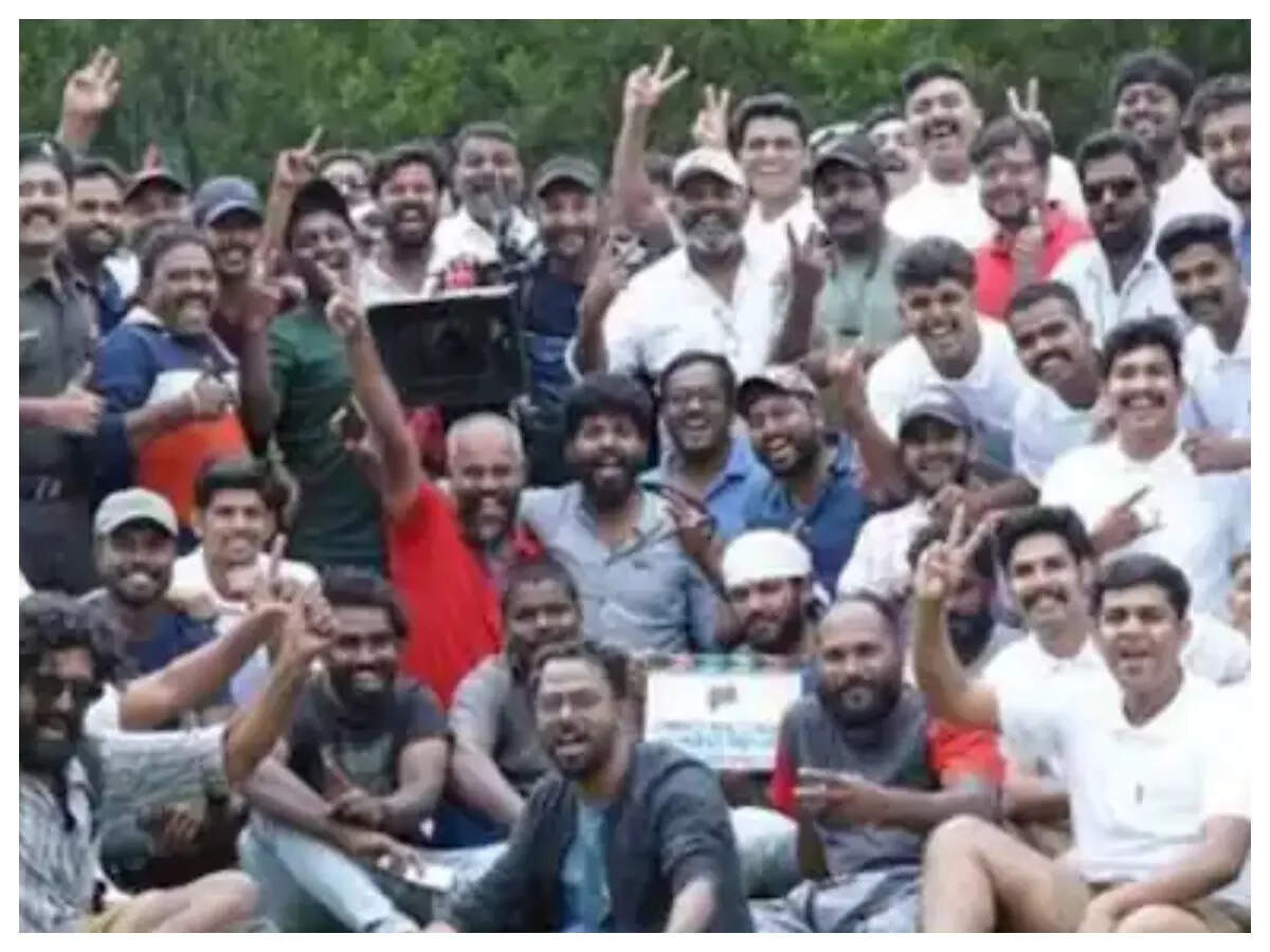 Suresh Gopi - Jibu Jacob’s ‘Mei Hoom Moosa’ wraps up the shoot ...